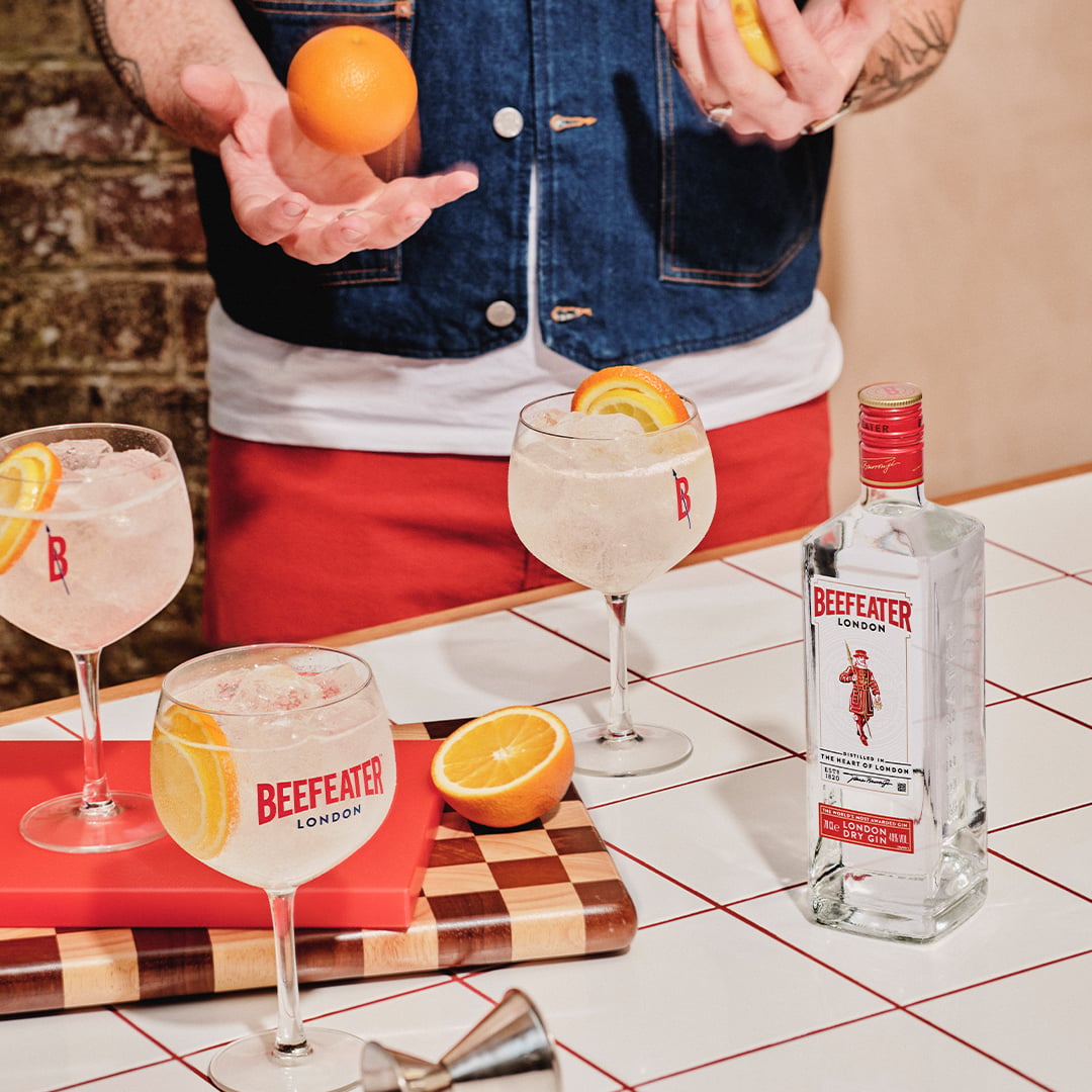 Gin vs Rum: Differences, Tastes & Mixing - Beefeater Gin